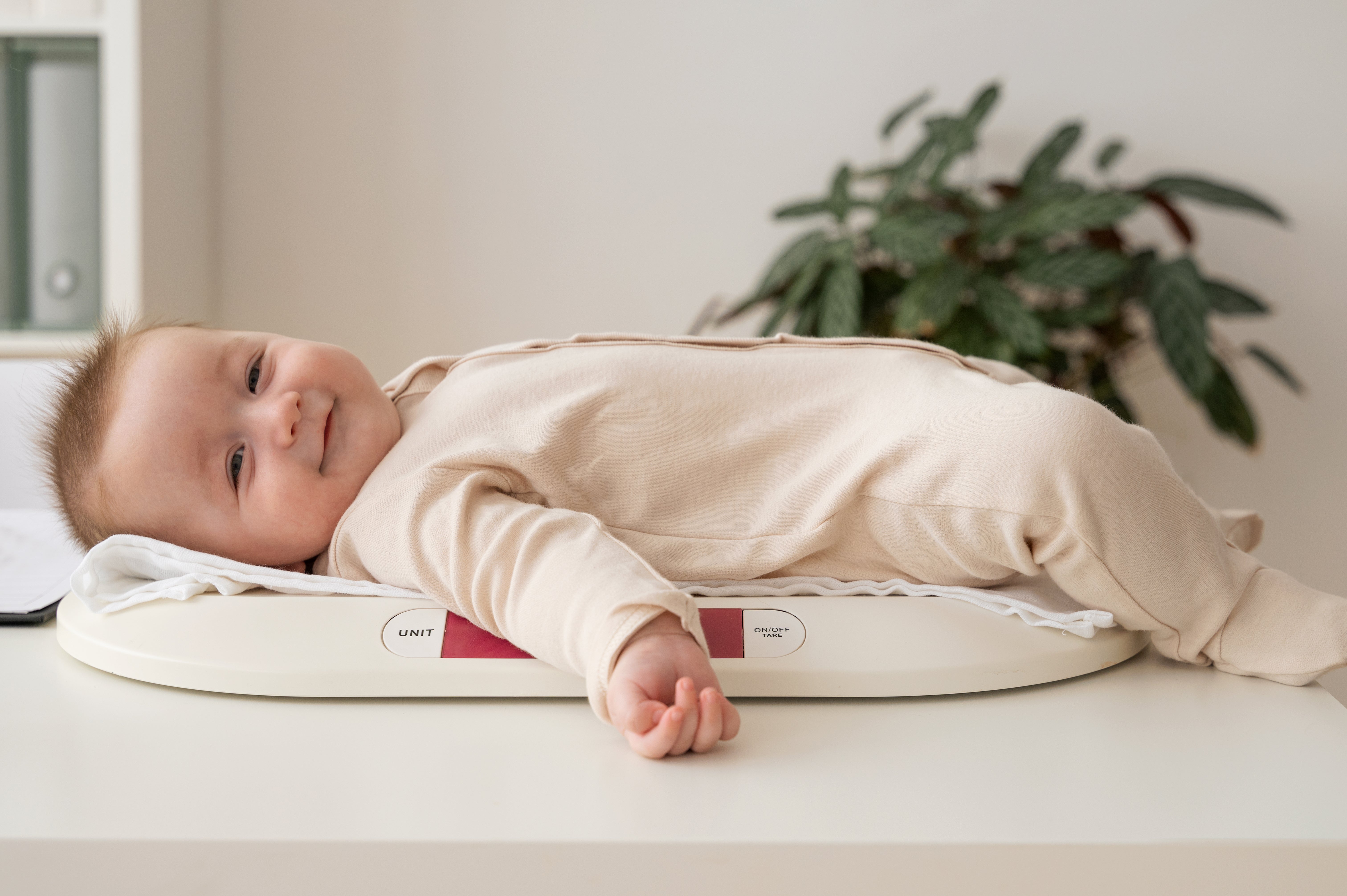 Baby Low Birth Weight: Causes, Effects & Growth Tips